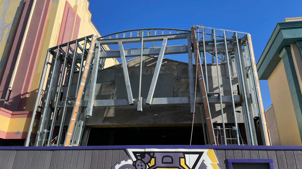 More Steel Added to Frame at Entrance of Former Shrek 4-D Building at ...