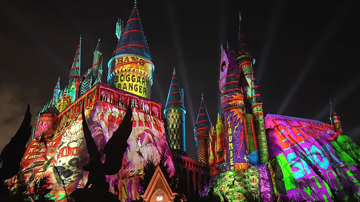 WATCH: 2022 The Magic of Christmas at Hogwarts Castle at Universal’s ...