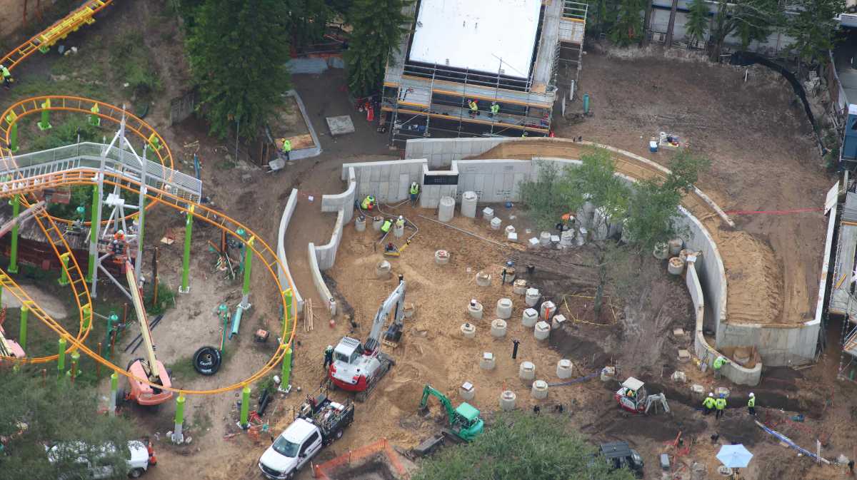New Aerial Photos Show Construction Progress of DreamWorks Land at ...