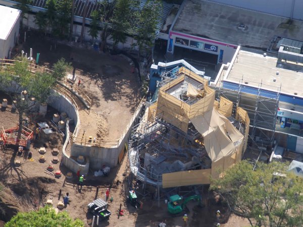 New Aerial Photos Show Construction Progress of DreamWorks Land at ...