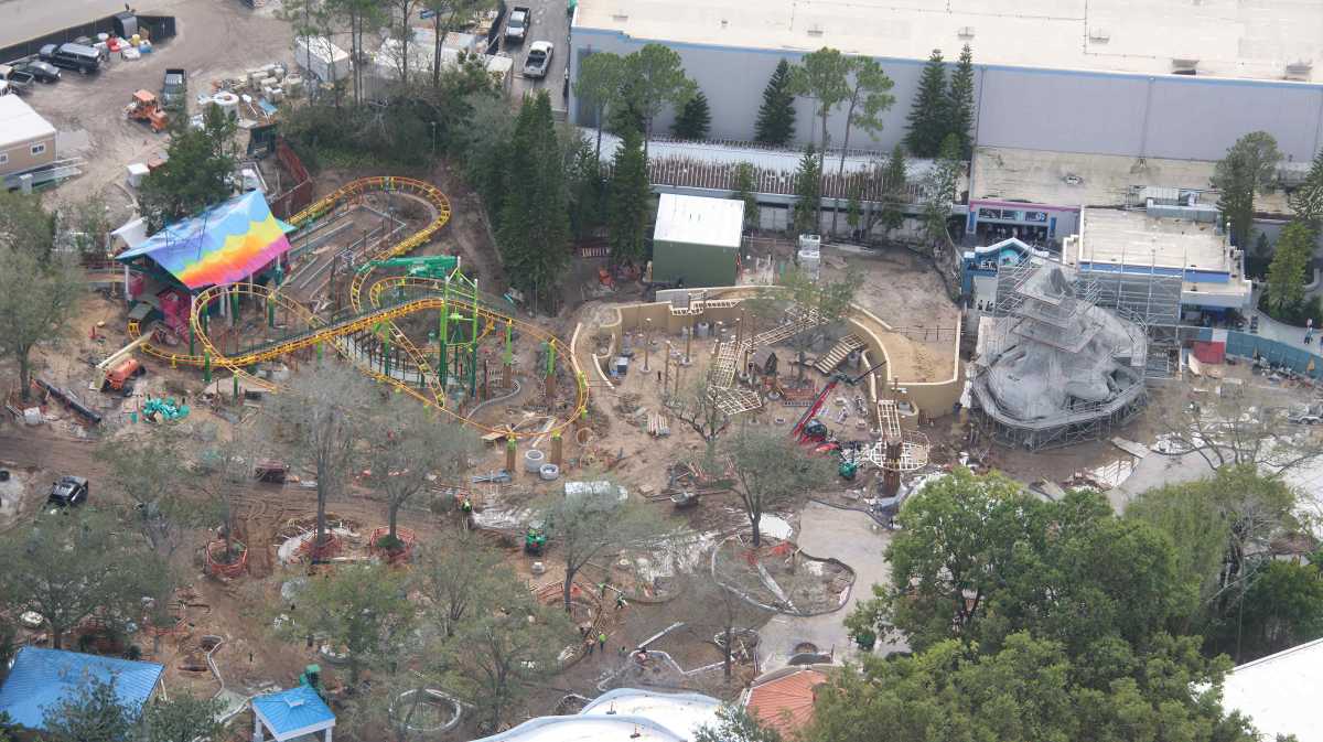 New Aerial Photos Show Construction Progress of DreamWorks Land at ...