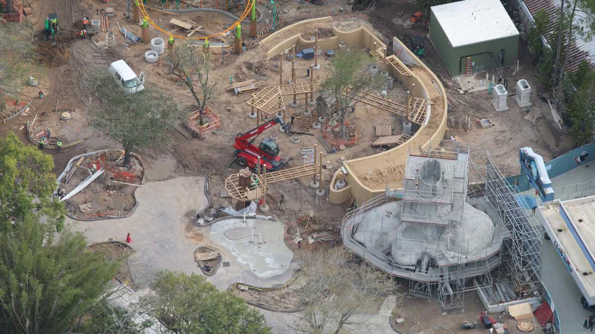 New Aerial Photos Show Construction Progress of DreamWorks Land at ...