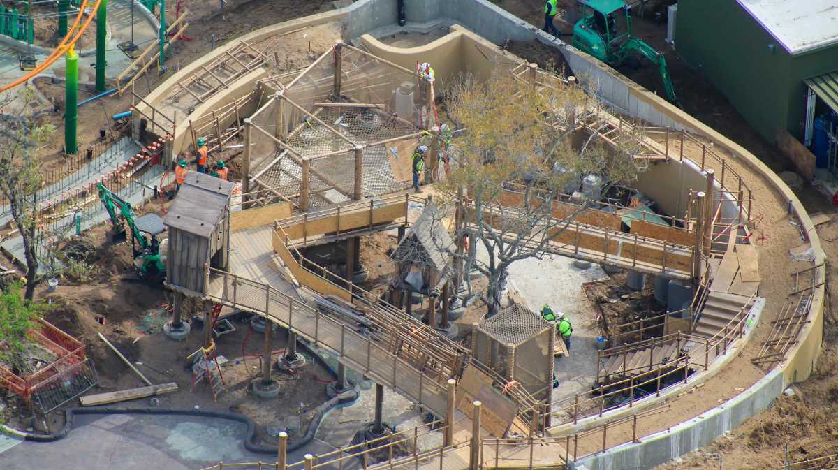 New Aerial Photos Show Construction Progress of DreamWorks Land at ...
