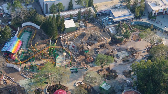 New Aerial Photos Show Construction Progress of DreamWorks Land at ...