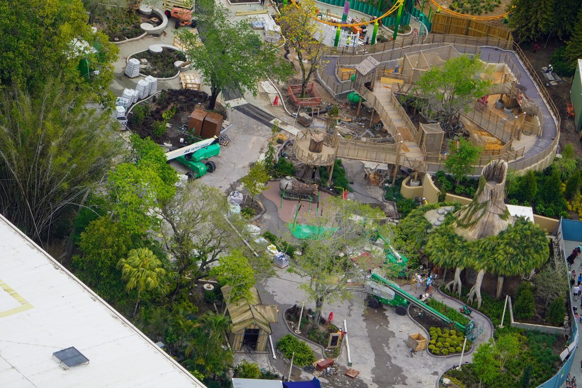 New Aerial Photos Show Construction Progress of DreamWorks Land at ...