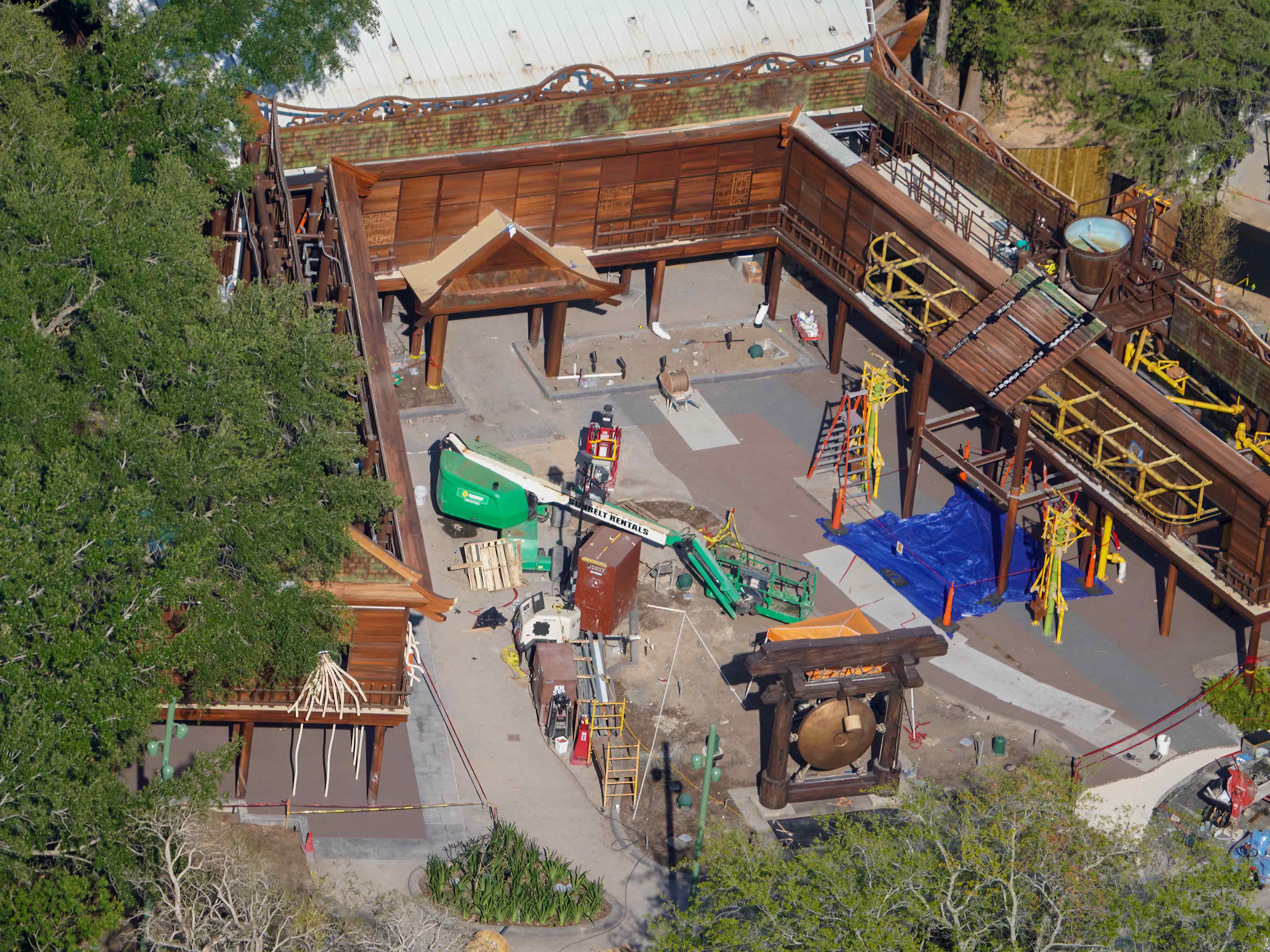 UPDATE: New Aerial Photos Show Construction Progress of DreamWorks Land ...