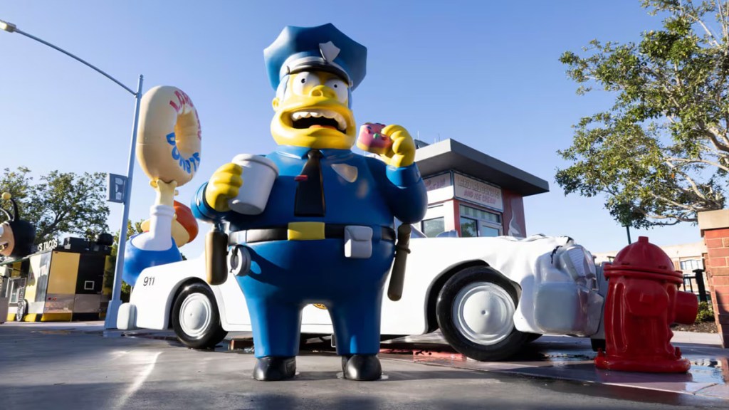 Chief Wiggum and Police Car Statues Return to Springfield, U.S.A.: Home ...